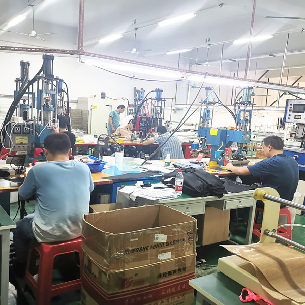 Miter Fold 3D Rubber Silicone Screen Printing Clothing Labels